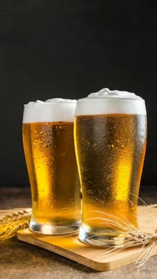 बियर के साथ या 2 घंटे बाद तक भूलकर भी न खाएं ये चीजें, डैमेज हो जाएगा लिवर