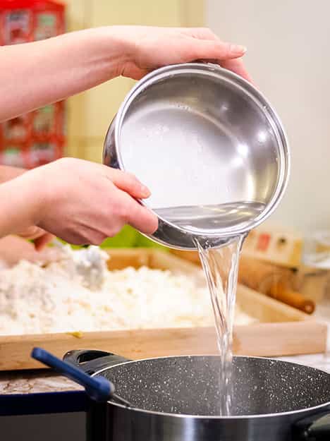 6 Benefits of Cooking With Water Instead of Oil