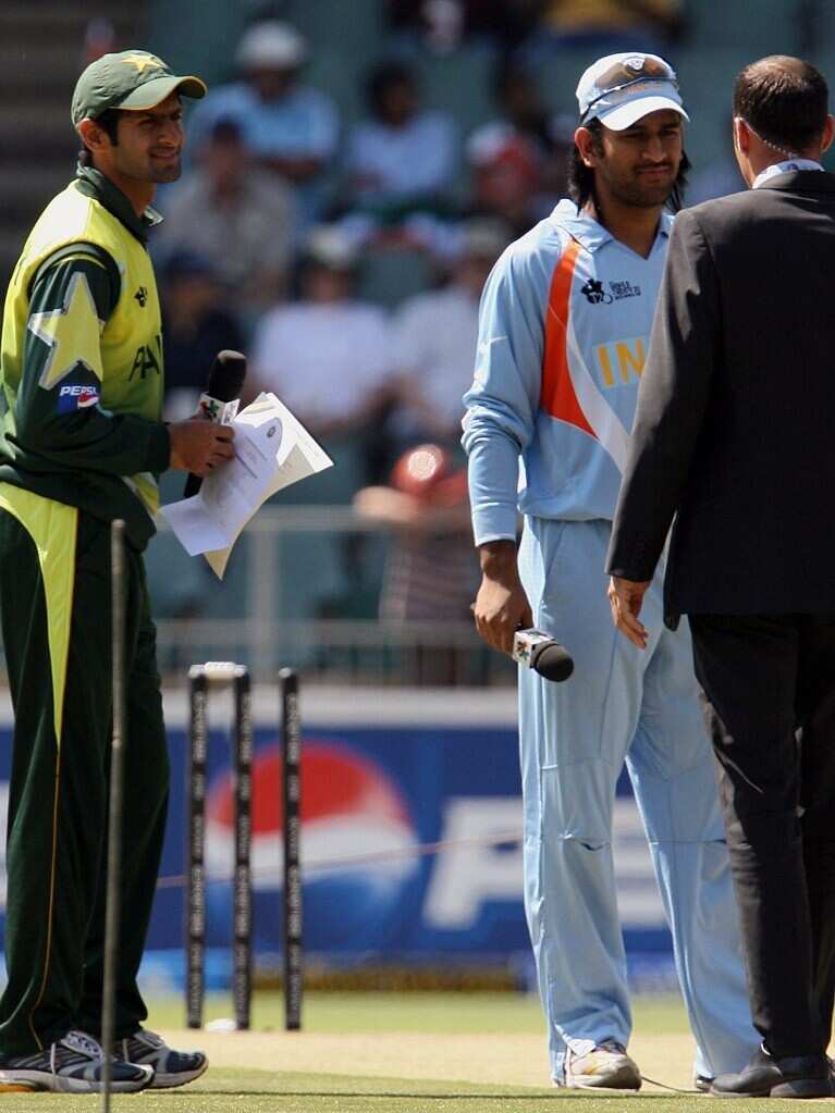 6 Unbreakable Captaincy Records Of MS Dhoni