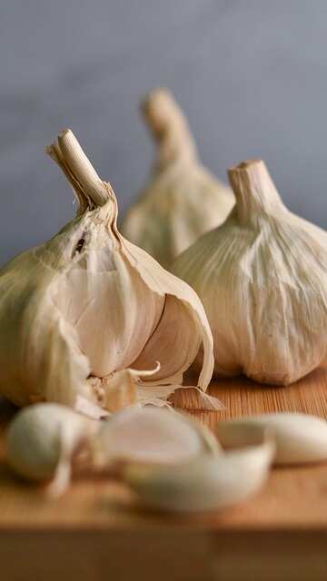 5 Benefits Of Consuming Garlic Every Morning On An Empty Stomach