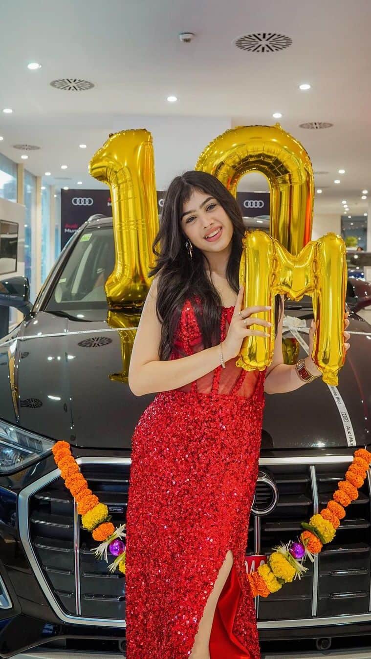 18 की हुई नहीं, खरीद ली कार, ट्रोल हुईं Riva Arora