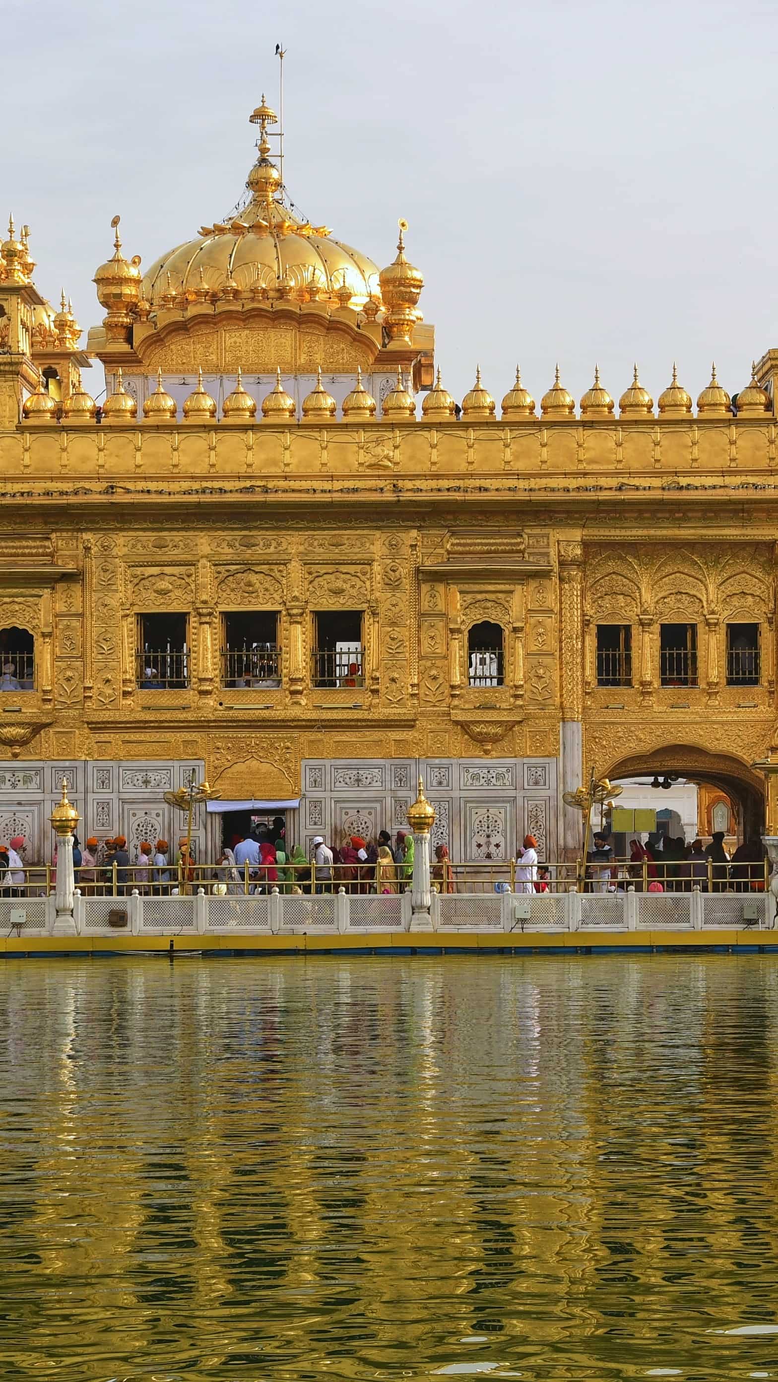 How much gold was used to build Golden Temple?