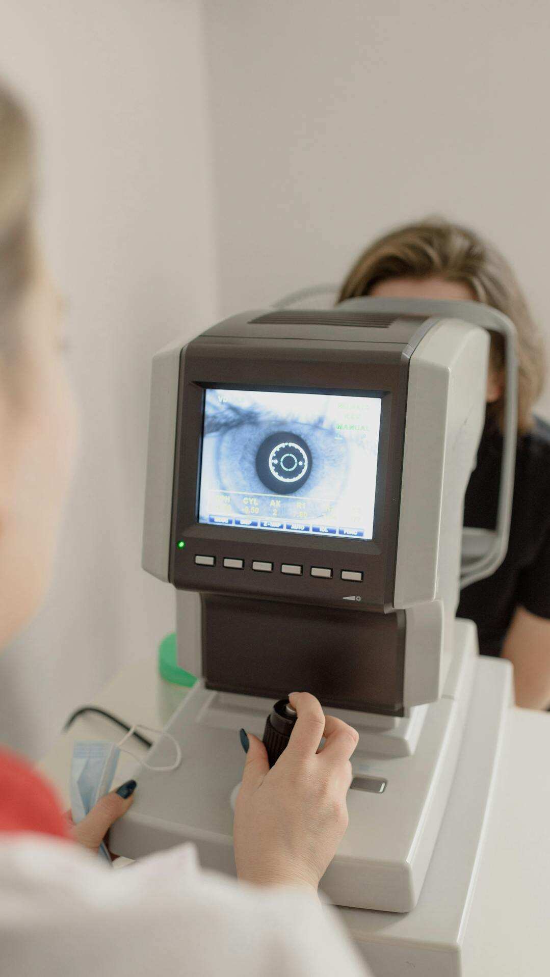 5 Early Signs of Common Eye Diseases