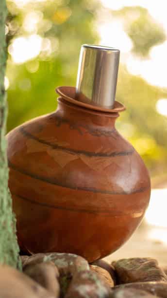 6 Health Benefits of Drinking Matka Water
