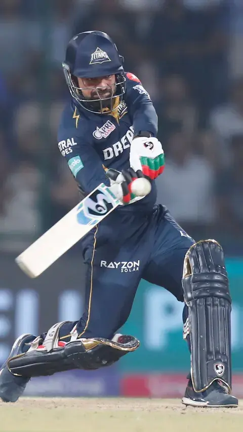 Most Runs Scored In Last Four Overs Of An IPL Run-Chase