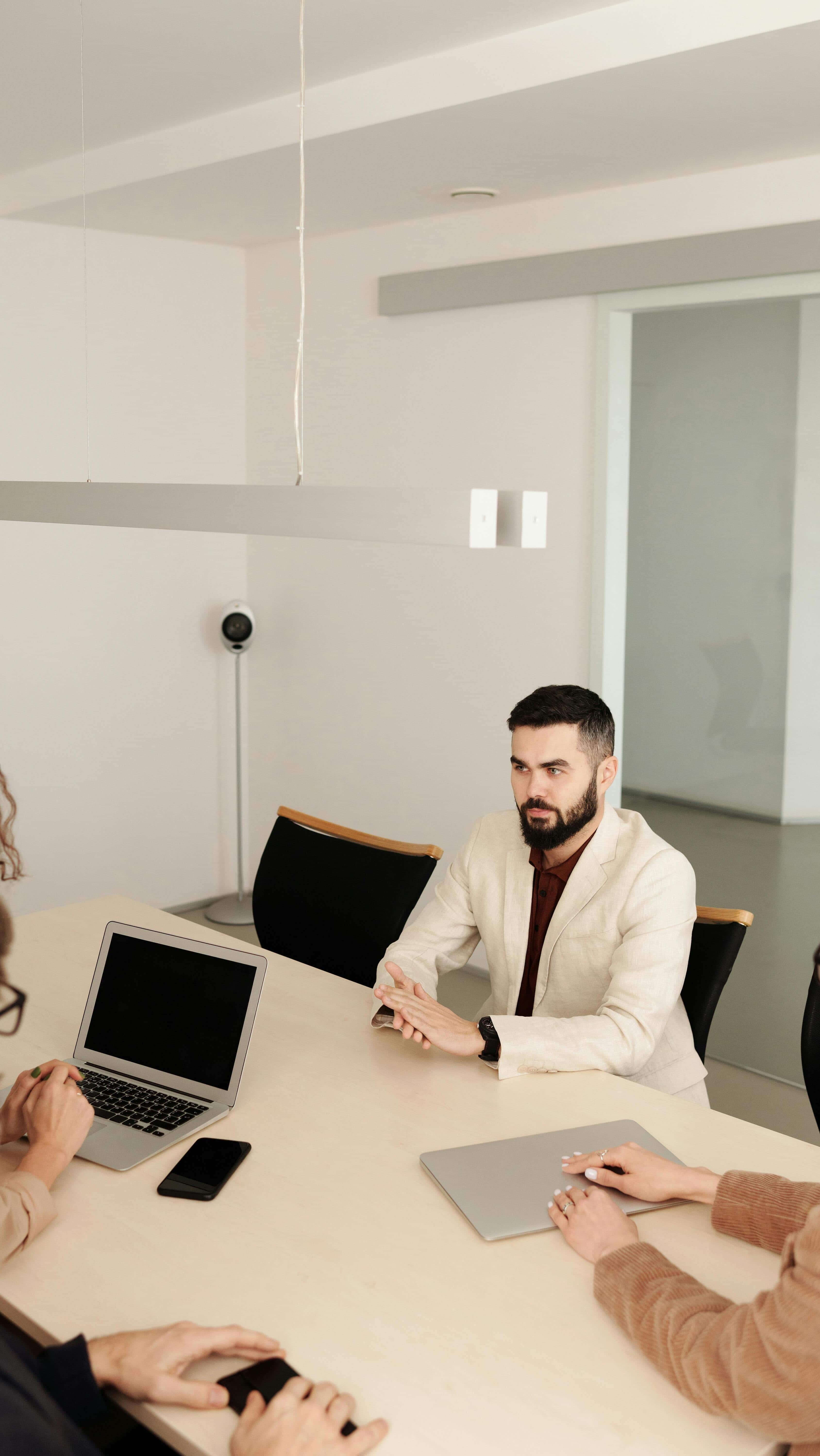 Top 5 Nervous Gestures to Avoid in Job Interviews
