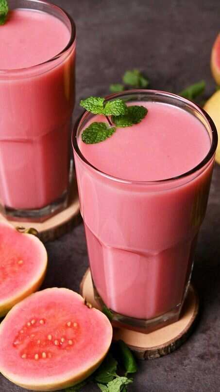How to Make a Refreshing Guava Smoothie