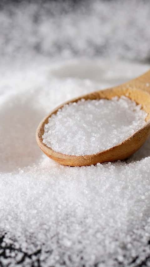 6 Health Benefits of Drinking Salt Water in the Morning