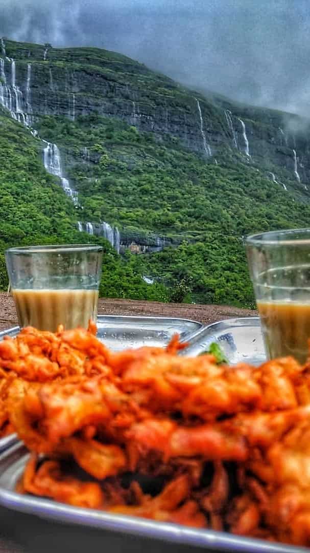5 Lip-smacking Maharashtrian Snacks To Enjoy Along With Tea in Monsoons