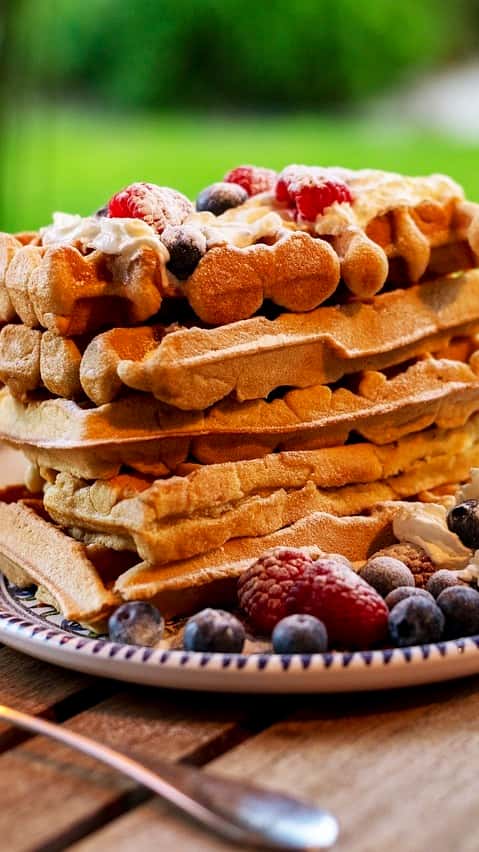 How to Make Waffles in 5 Easy Steps