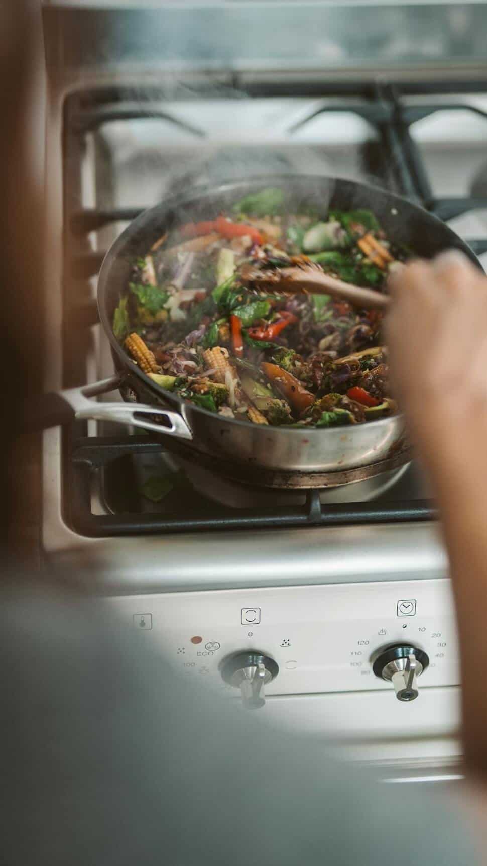 Why Ayurveda Suggests Eating Food Within 1-3 Hours of Cooking