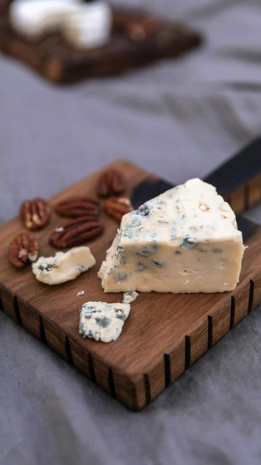 5 Benefits of Eating Blue Cheese - ChampStory