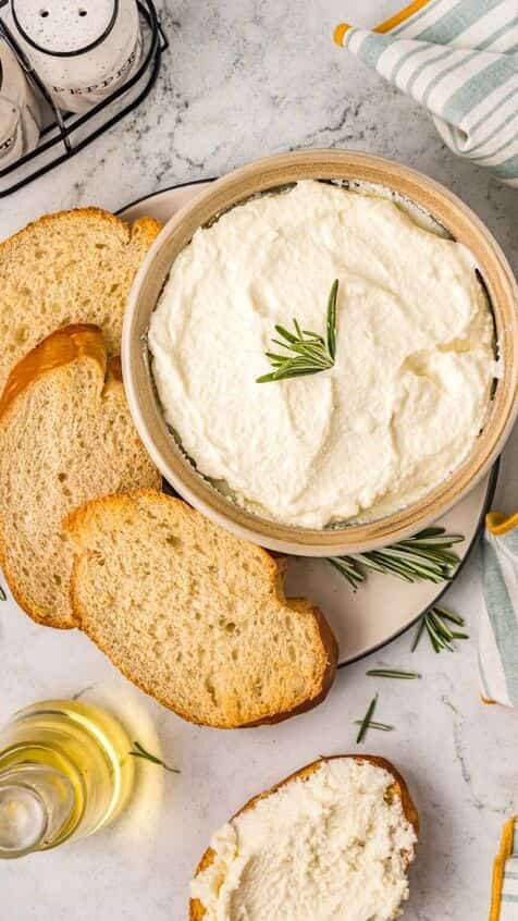 How To Make Cheese Spread At Home in 10 Minutes.