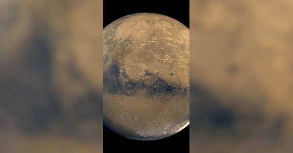 From Solar Eclipse to Gator-Back Rocks: Five Fascinating Images Seen on ...