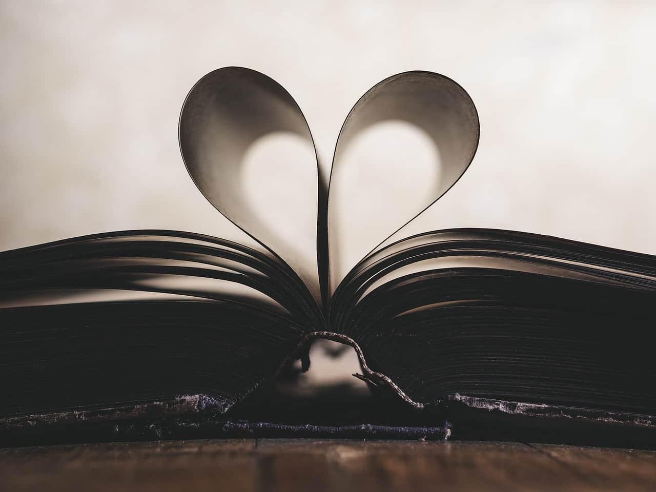 9 Must-Read Novels for Hopeless Romantics