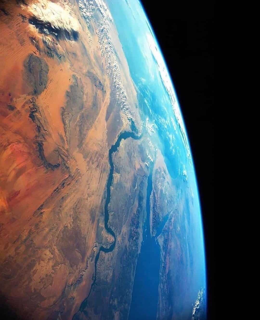 6 Breathtaking Pictures of Rivers as Seen from Space