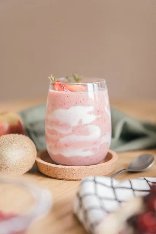 Refreshing Strawberry & Guava Smoothie Recipe