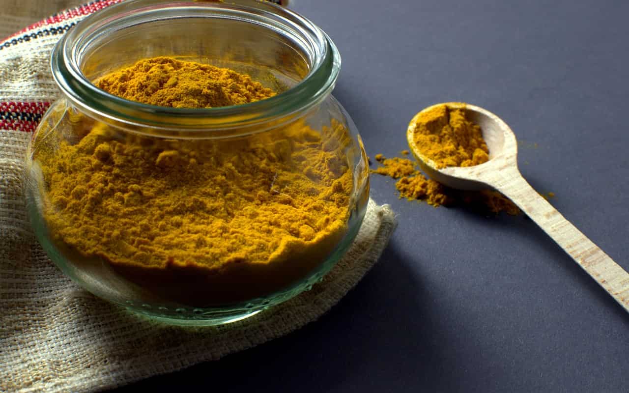 8 Benefits Of Drinking Haldi Water Early Morning