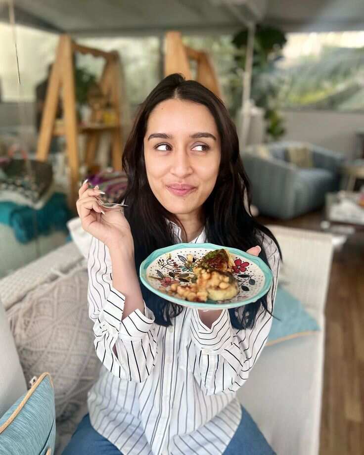 6 Favourite Street Foods of Celebrities
